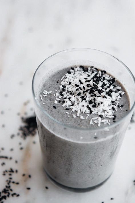TIPS FOOD: il Black Sesame Coconut Smoothie. – Befancyfit
